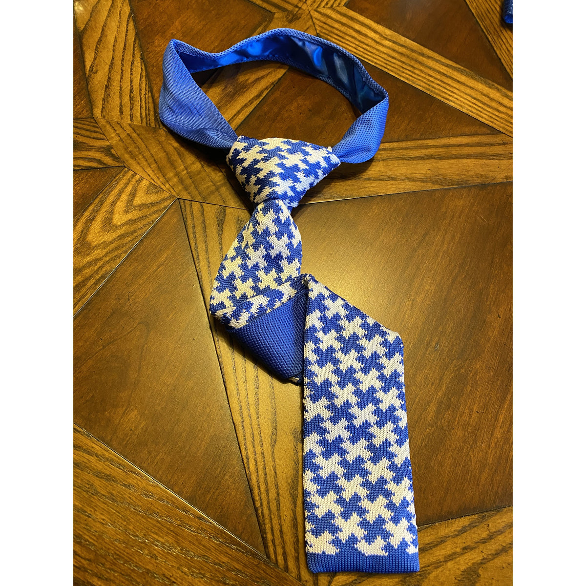 Blue and White (Sigma Inspired) Knit Tie – The King McNeal Collection